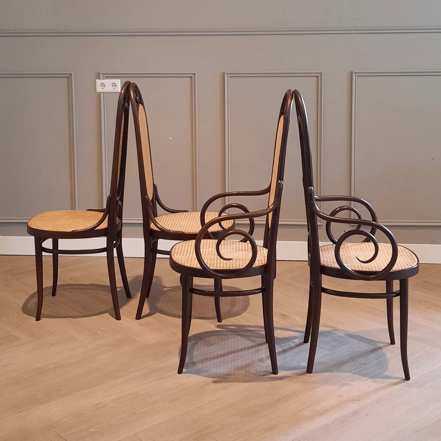 Set van 4 stoelen nr. 207, Thonet, jaren '70